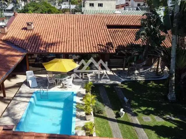 Casa / Sobrado para Venda em Caraguatatuba/SP Praia das Palmeiras 4 Quartos