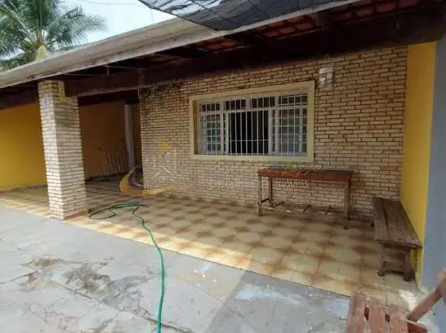 Casa / Sobrado para Venda em Caraguatatuba/SP Praia das Palmeiras 4 Quartos