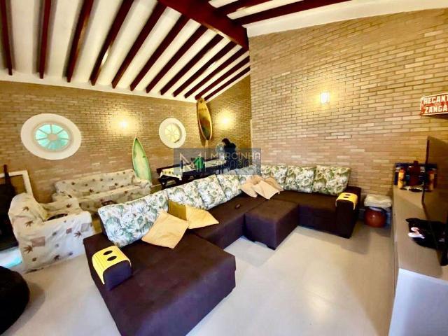 Casa / Sobrado para Venda em Caraguatatuba/SP Praia das Palmeiras 4 Quartos