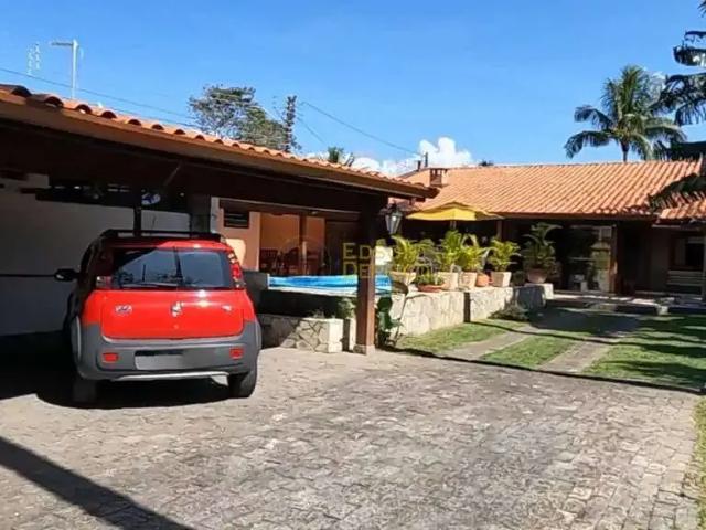 Casa / Sobrado para Venda em Caraguatatuba/SP Praia das Palmeiras 4 Quartos