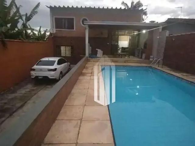 Casa / Sobrado para Venda em Caraguatatuba/SP Praia das Palmeiras 4 Quartos