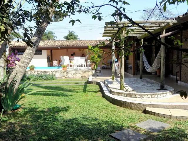 Casa / Sobrado para Venda em Caraguatatuba/SP Praia das Palmeiras 4 Quartos