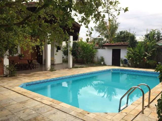 Casa / Sobrado para Venda em Caraguatatuba/SP Praia das Palmeiras 4 Quartos