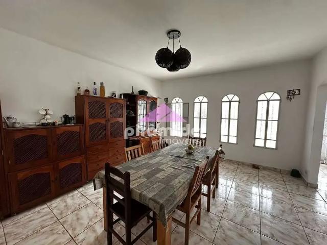 Casa / Sobrado para Venda em Caraguatatuba/SP Praia das Palmeiras 4 Quartos
