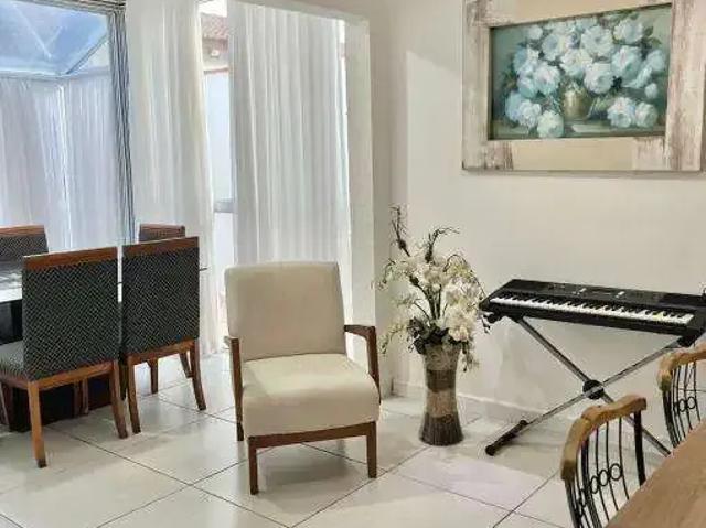 Casa / Sobrado para Venda em Caraguatatuba/SP Praia das Palmeiras 4 Quartos