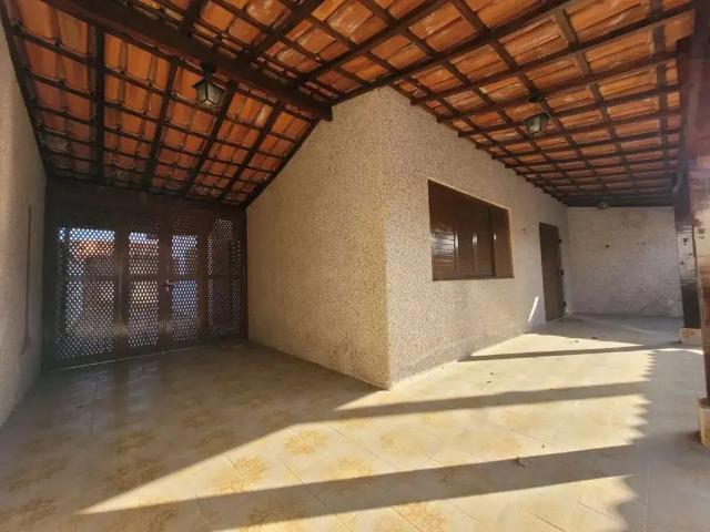 Casa / Sobrado para Venda em Caraguatatuba/SP Praia das Palmeiras 4 Quartos