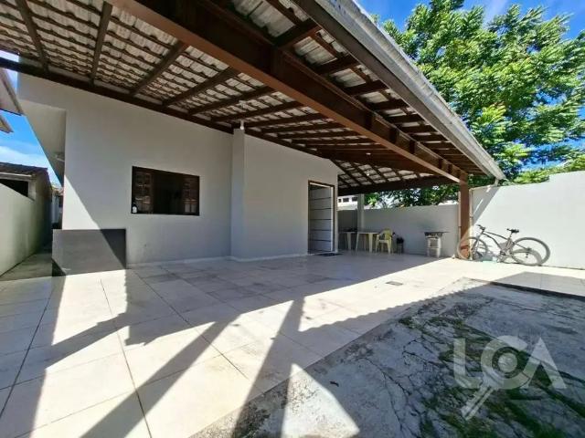 Casa / Sobrado para Venda em Caraguatatuba/SP Praia das Palmeiras 2 Quartos