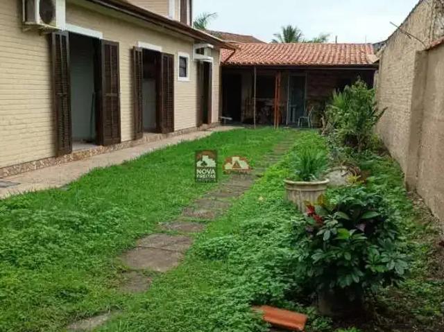 Casa / Sobrado para Venda em Caraguatatuba/SP Praia das Palmeiras 3 Quartos