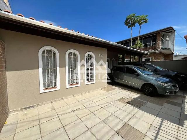 Casa / Sobrado para Venda em Caraguatatuba/SP Praia das Palmeiras 4 Quartos