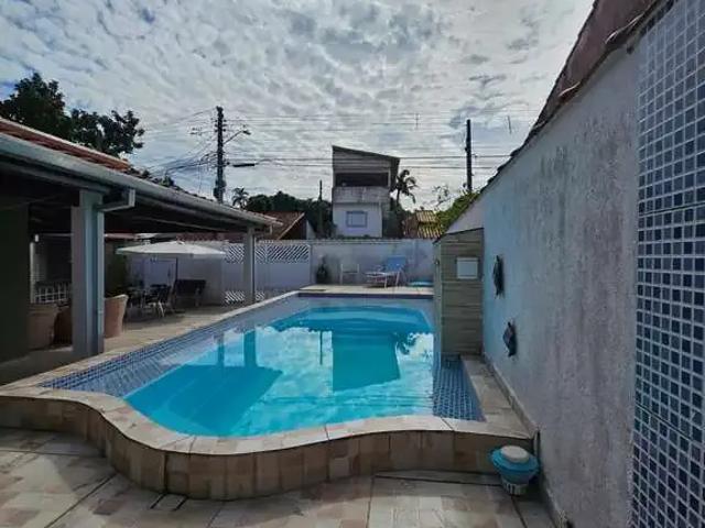Casa / Sobrado para Venda em Caraguatatuba/SP Travessão 4 Quartos