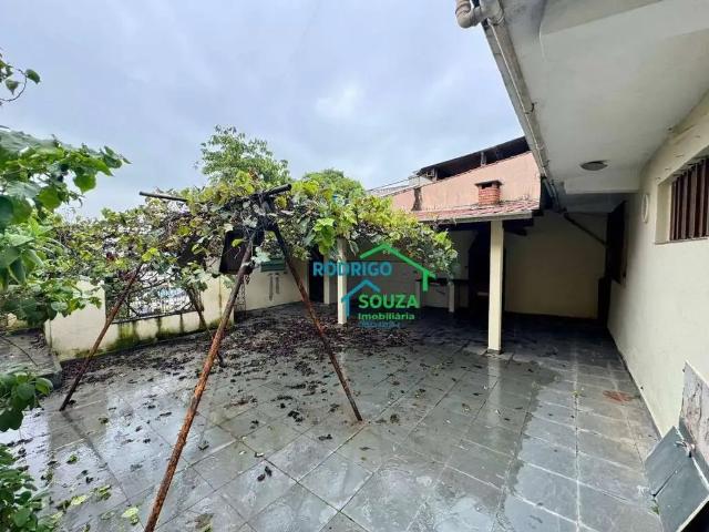 Casa / Sobrado para Venda em Carapicuíba/SP Centro 5 Quartos