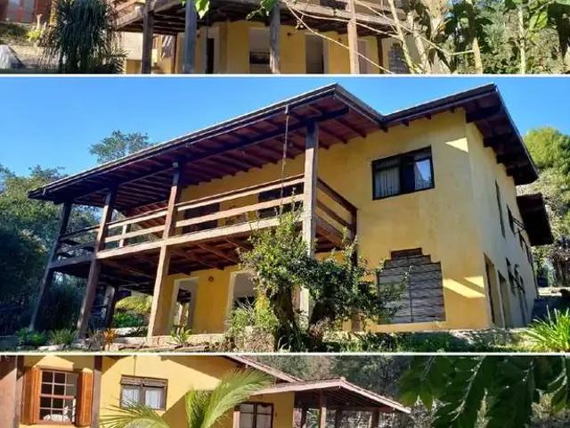 Casa / Sobrado para Venda em Carapicuíba/SP Chácara dos Junqueiras 4 Quartos