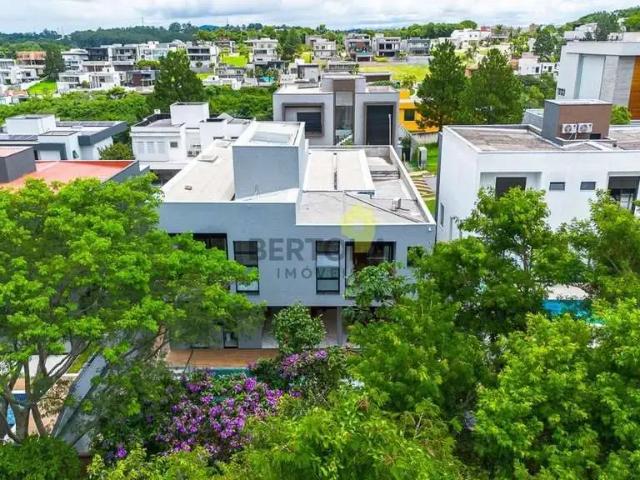 Casa / Sobrado para Venda em Carapicuíba/SP Granja Viana 4 Quartos