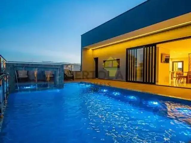Casa / Sobrado para Venda em Carapicuíba/SP Granja Viana 4 Quartos