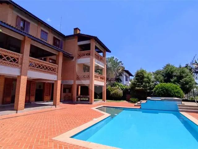 Casa / Sobrado para Venda em Carapicuíba/SP Granja Viana 4 Quartos