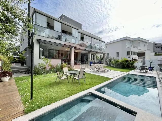 Casa / Sobrado para Venda em Carapicuíba/SP Granja Viana 4 Quartos
