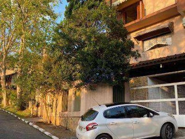 Casa / Sobrado para Venda em Carapicuíba/SP Granja Viana 4 Quartos