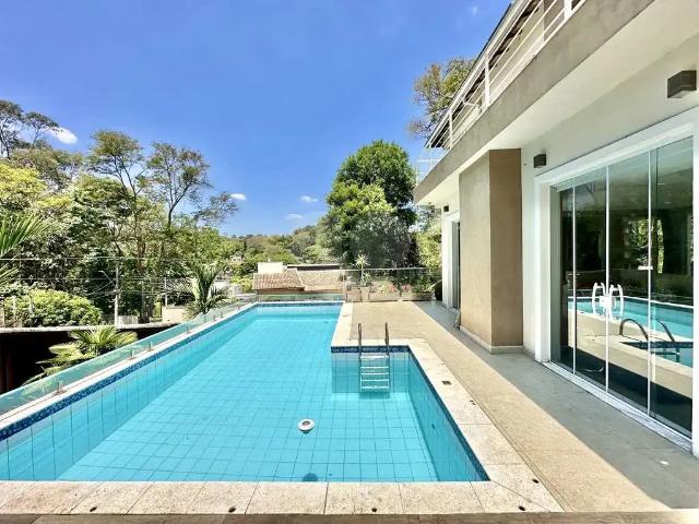 Casa / Sobrado para Venda em Carapicuíba/SP Granja Viana 4 Quartos