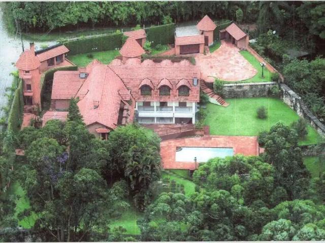 Casa / Sobrado para Venda em Carapicuíba/SP Granja Viana 5 Quartos