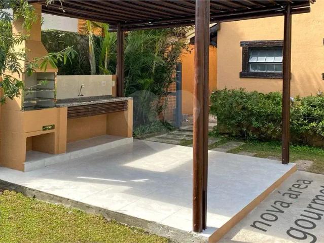 Casa / Sobrado para Venda em Carapicuíba/SP Granja Viana 3 Quartos