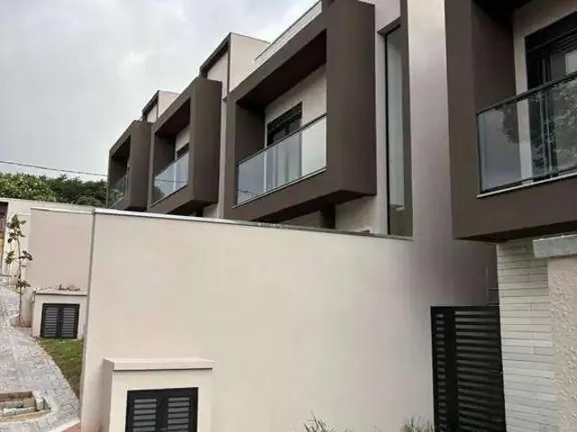 Casa / Sobrado para Venda em Carapicuíba/SP Granja Viana 3 Quartos