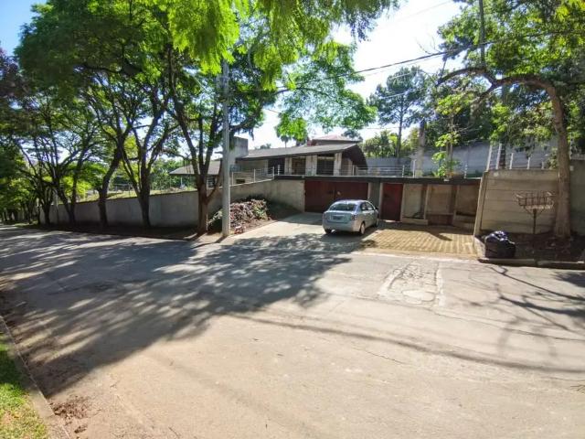 Casa / Sobrado para Venda em Carapicuíba/SP Jardim Colonial 4 Quartos