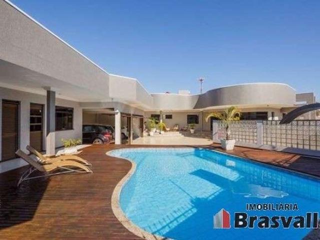 Casa / Sobrado para Venda em Cascavel/PR Maria Luiza 5 Quartos
