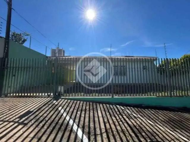 Casa / Sobrado para Venda em Cascavel/PR Neva 4 Quartos