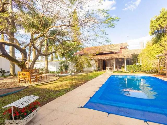 Casa / Sobrado para Venda em Cascavel/PR Neva 5 Quartos