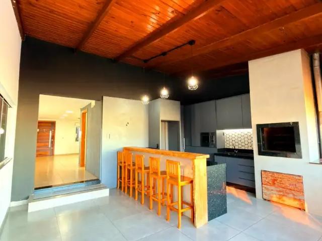 Casa / Sobrado para Venda em Cascavel/PR Brasília 3 Quartos