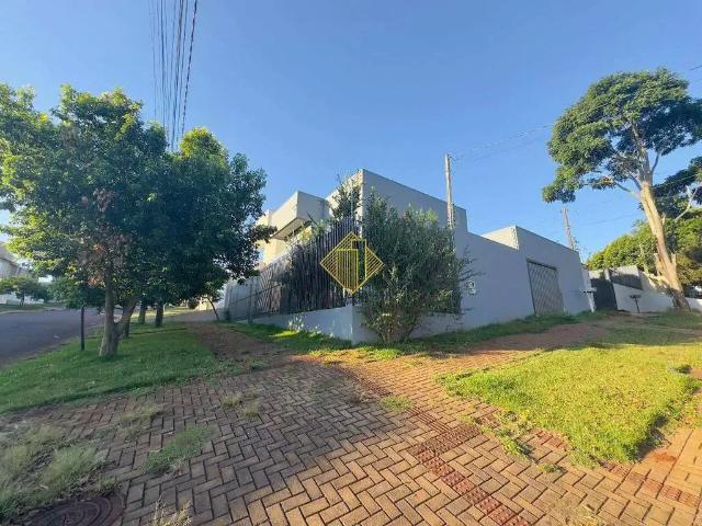 Casa / Sobrado para Venda em Cascavel/PR Canadá 4 Quartos