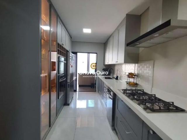 Casa / Sobrado para Venda em Cascavel/PR Canadá 3 Quartos