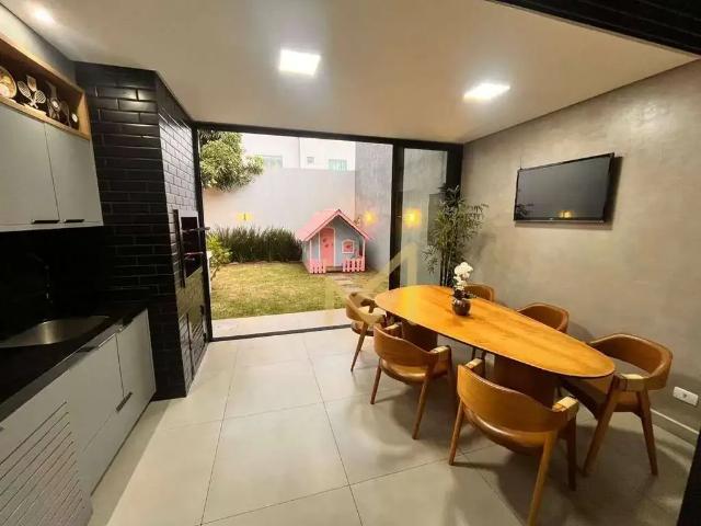 Casa / Sobrado para Venda em Cascavel/PR Canadá 3 Quartos