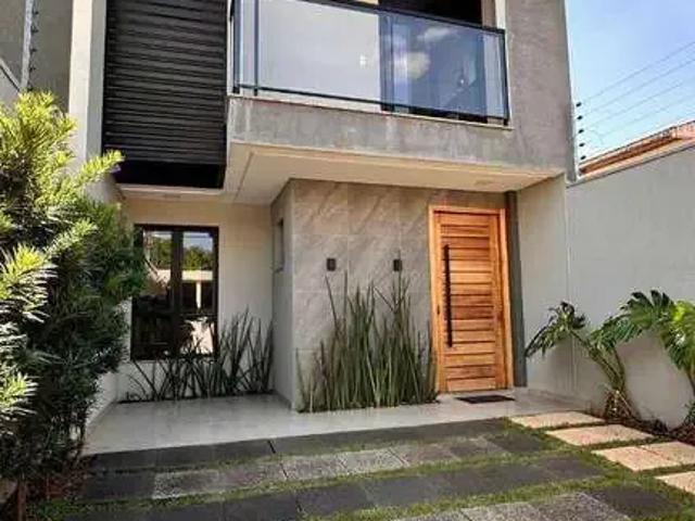 Casa / Sobrado para Venda em Cascavel/PR Canadá 3 Quartos