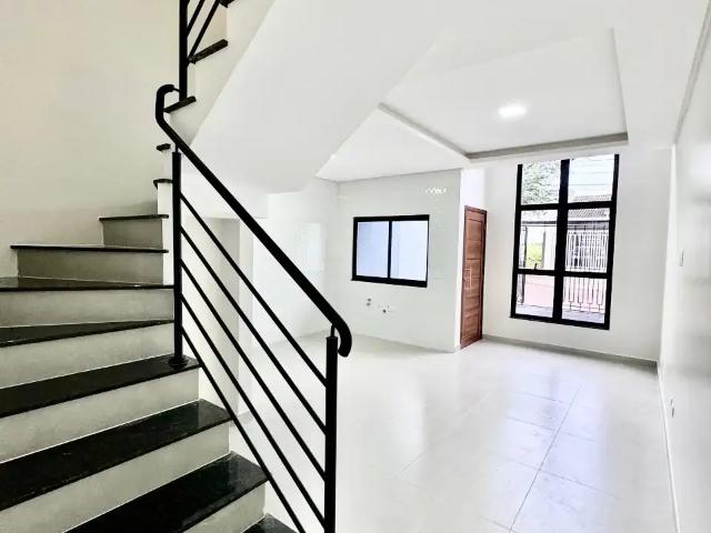 Casa / Sobrado para Venda em Cascavel/PR Canadá 3 Quartos
