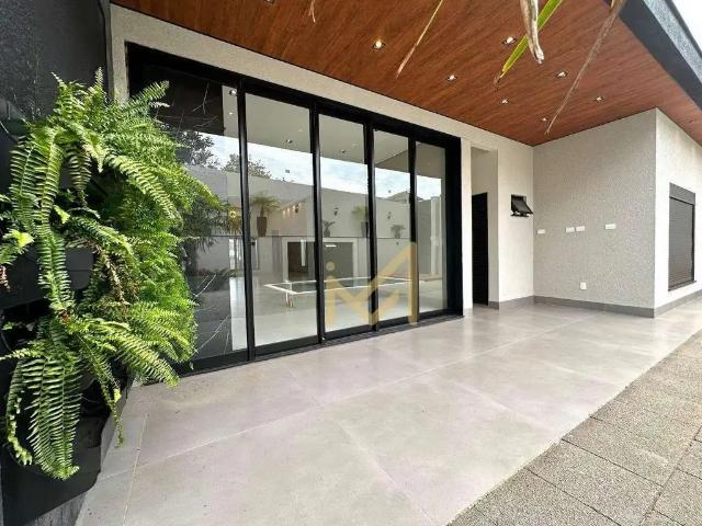 Casa / Sobrado para Venda em Cascavel/PR Canadá 3 Quartos