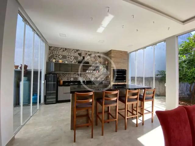 Casa / Sobrado para Venda em Cascavel/PR Cancelli 3 Quartos