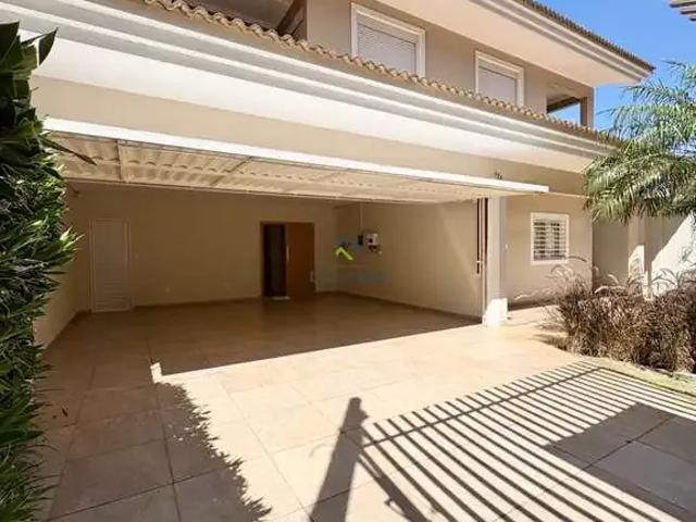 Casa / Sobrado para Venda em Cascavel/PR Centro 4 Quartos