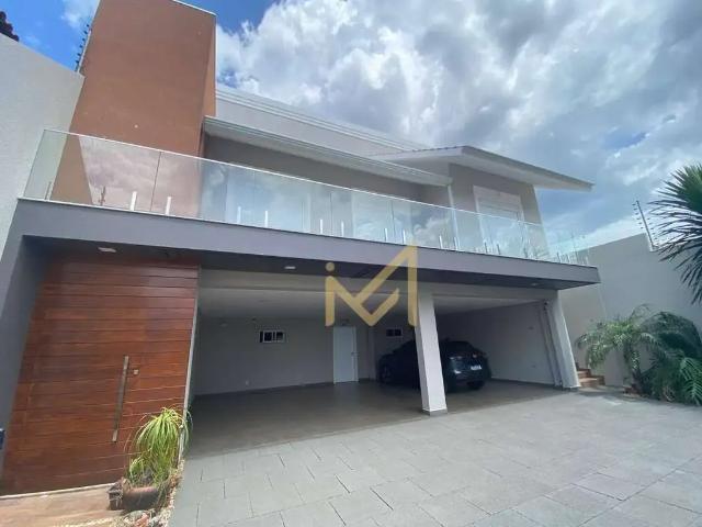 Casa / Sobrado para Venda em Cascavel/PR Centro 4 Quartos