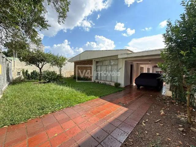 Casa / Sobrado para Venda em Cascavel/PR Centro 4 Quartos