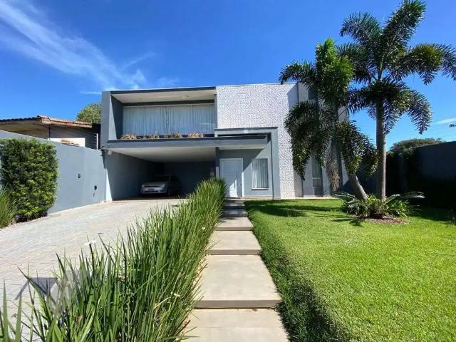 Casa / Sobrado para Venda em Cascavel/PR Centro 4 Quartos