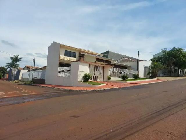 Casa / Sobrado para Venda em Cascavel/PR Centro 4 Quartos