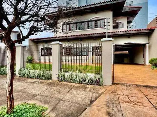 Casa / Sobrado para Venda em Cascavel/PR Centro 5 Quartos