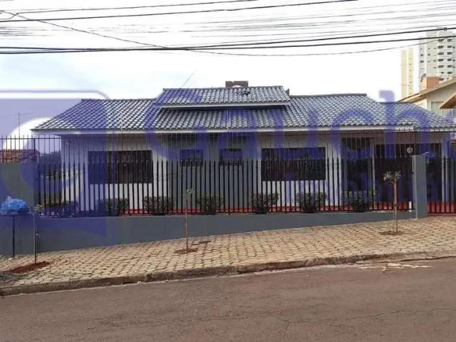Casa / Sobrado para Venda em Cascavel/PR Centro 3 Quartos