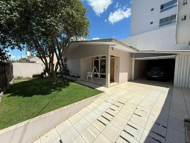 Casa / Sobrado para Venda em Cascavel/PR Centro 3 Quartos