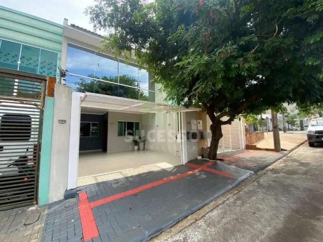 Casa / Sobrado para Venda em Cascavel/PR Esmeralda 3 Quartos