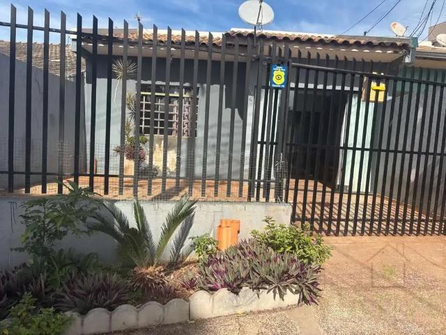 Casa / Sobrado para Venda em Cascavel/PR Esmeralda 3 Quartos