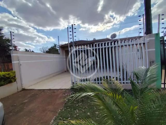 Casa / Sobrado para Venda em Cascavel/PR Esmeralda 3 Quartos