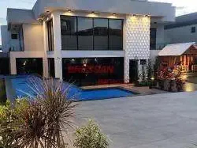 Casa / Sobrado para Venda em Cascavel/PR FAG 4 Quartos