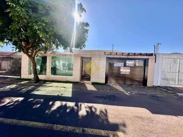 Casa / Sobrado para Venda em Cascavel/PR Parque Verde 3 Quartos